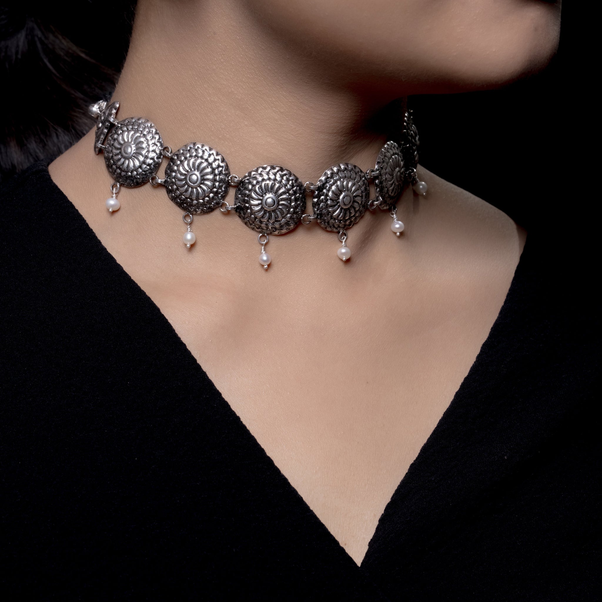 Buy Chakra Pearl Silver Guluband for Women Online | Ejaa