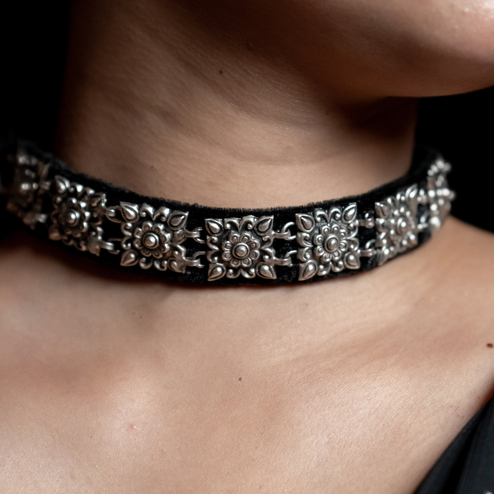 Shop Premium Silver Choker Necklace Set for Women Online | Ejaa